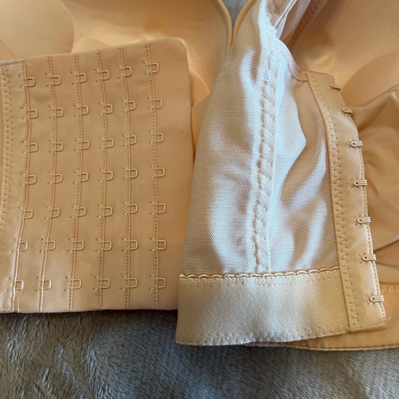 Intimates & Sleepwear | Bras | Poshmark